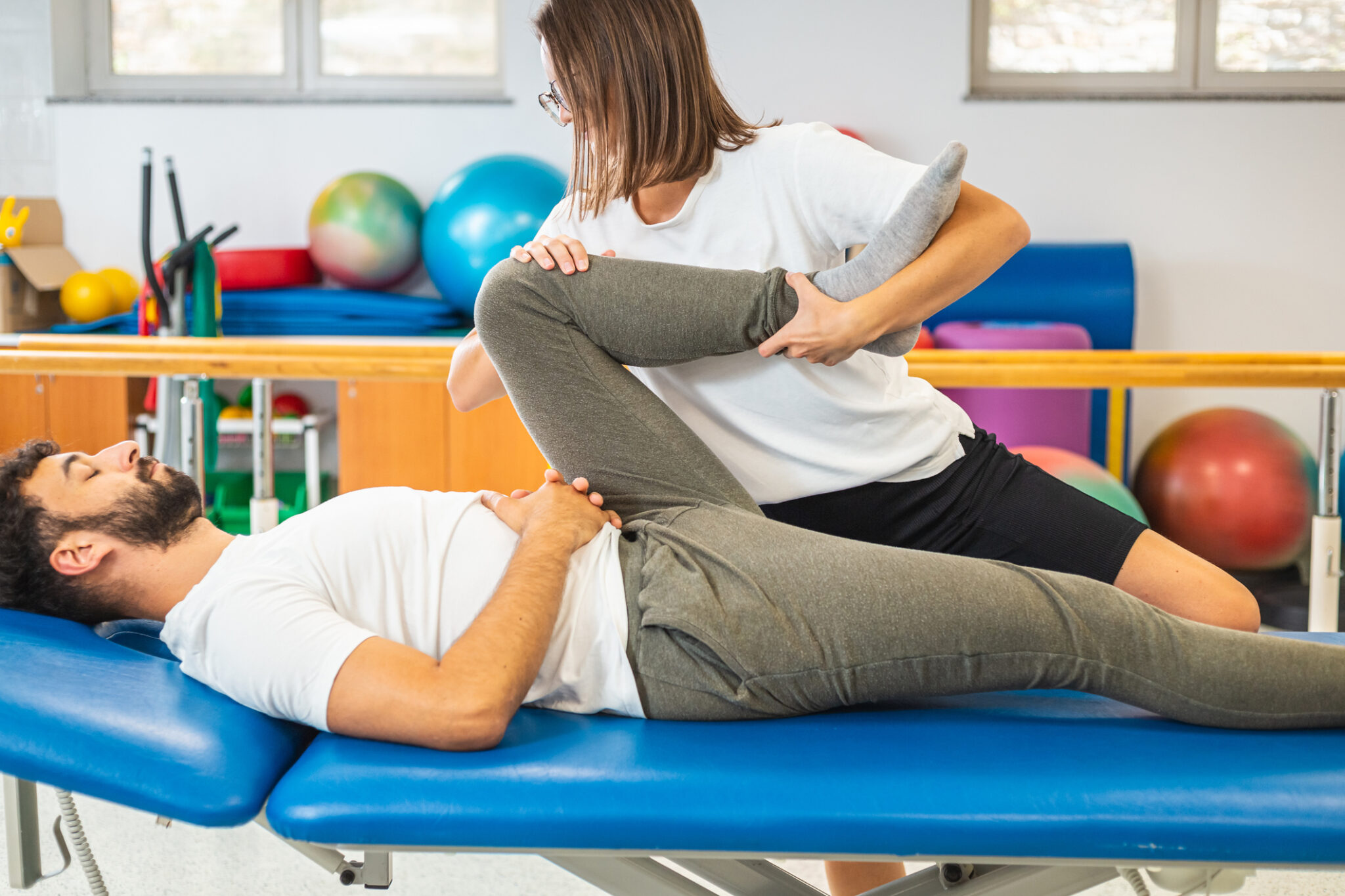 Physical Therapy for Hip and Knee Injuries: Pathologies and Assessments ...